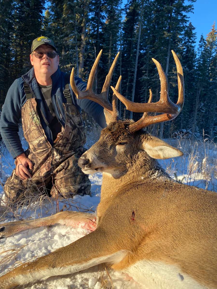 Interlake Safaris - Alberta Whitetail Hunts
